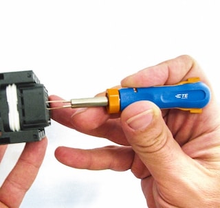 Insertion and Extraction Tools for Wire Processing | TE Connectivity ...